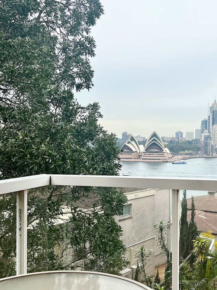 Bridge & Operahouse Views 2bd Apt In Kirribilli - Sydney