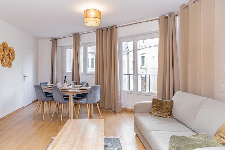 Superbe T4 - Parking Gratuit - Hyper-centre - Orléans