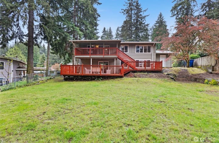 Entire Large House /Yard/garage - Issaquah, WA