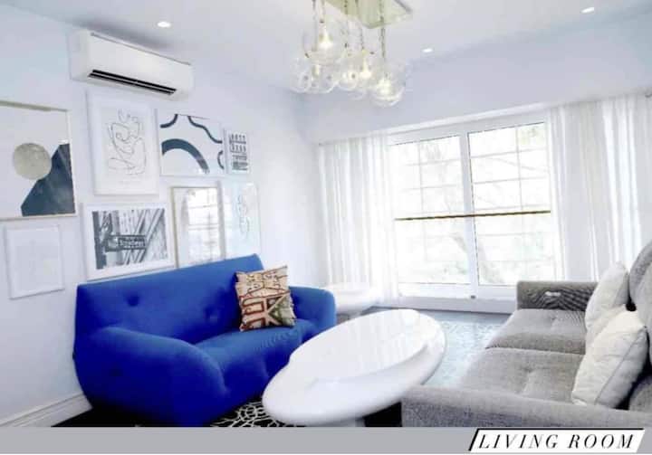 Sea View Apartment - Mumbai