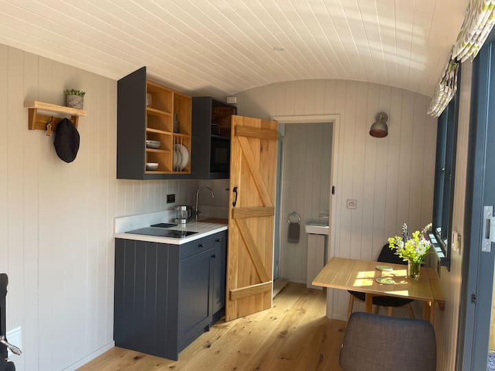 Beautiful Shepherd’s Hut, Settle - Settle