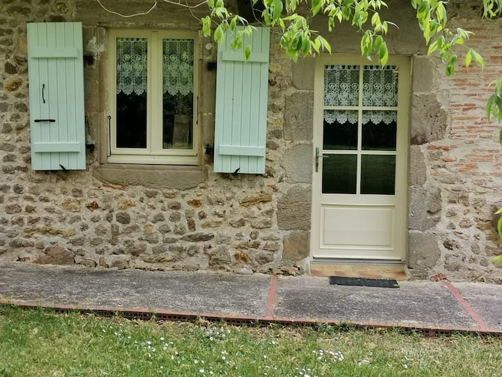 Poppy 1 Bedroom Cottage - Saint-Claud