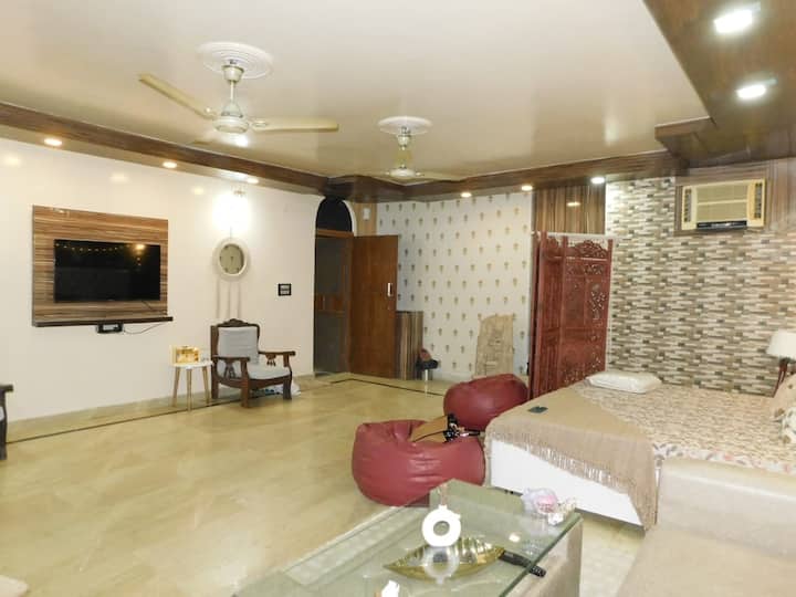Chic Boho Studio Apartment Near M Block Market Gk2 - New Delhi