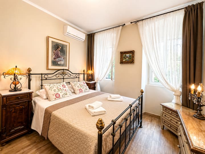 Dion And Eva's Oldtown Apartment - Corfu