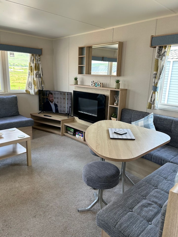 3 Bed, 8 Berth Caravan - Barmouth