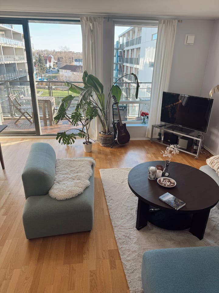 Lys, Sentrumsnær Og Rolig Leilighet I Stavanger - スタバンゲル