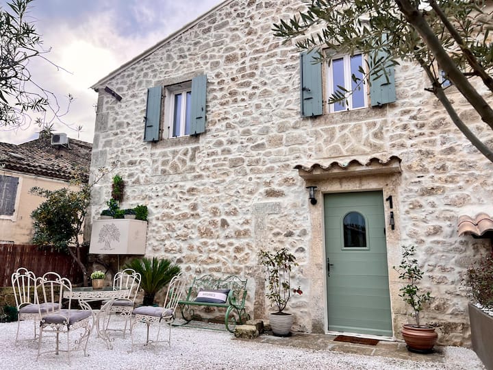 Belle Maison Provençale T2, Côté Rue : La Bohème 1 - Mouriès