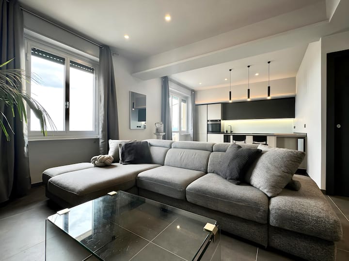 Free Parking + Port View | 5 Min To Beach & Port - Genoa