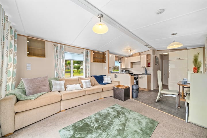 Lakeside Holiday Home In Ardlui | Sleeps 7 - Loch Lomond