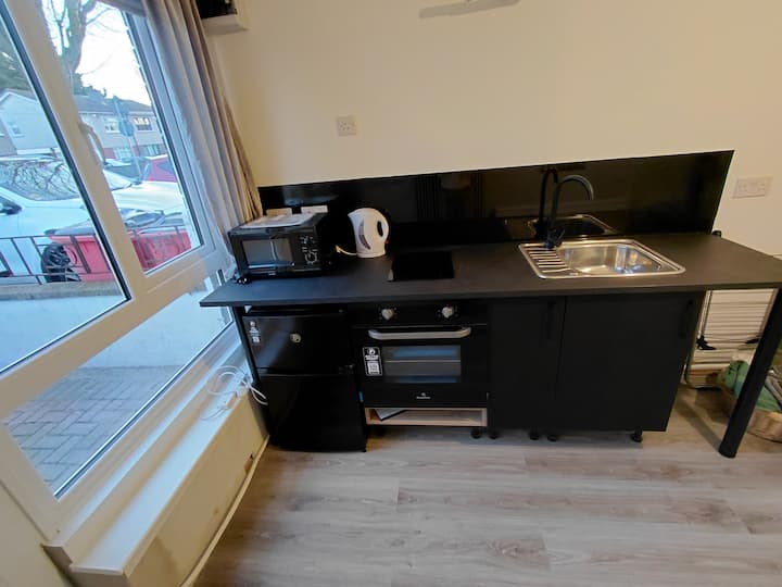 Short Stay Quick Visit
10 Mins To Airport
Nearcity - Portmarnock