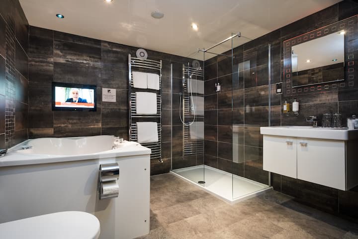 Retreat Suite With Privat Patio And Air Bath - Ambleside