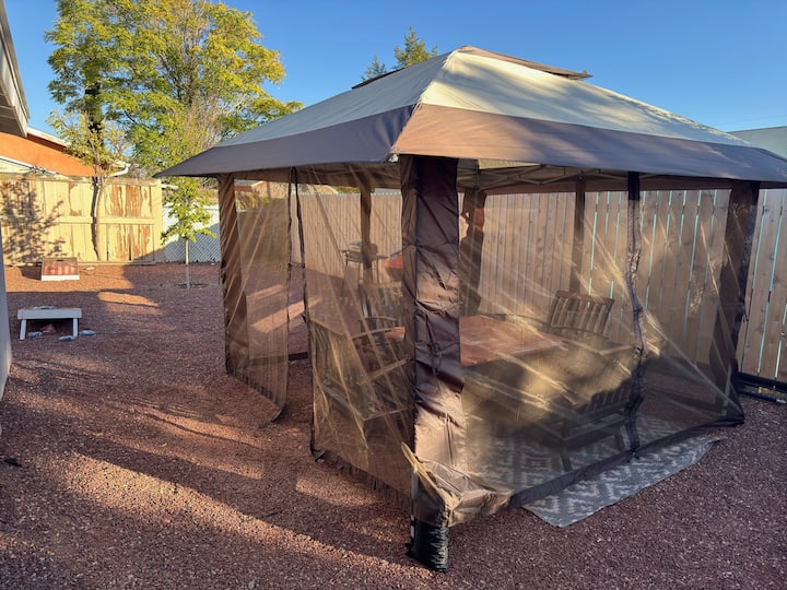 Charming Home In Quiet Central Location - Albuquerque, NM