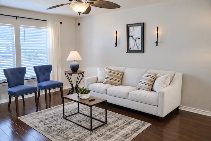 Modern Retreat Near Lackland & Seaworld - San Antonio, TX