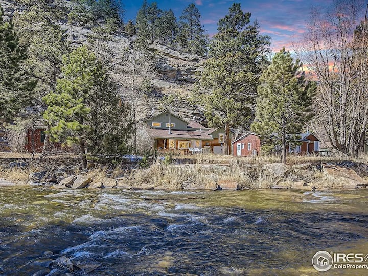 Cozy Riverside Cabin In Drake- 2 Mi. To Estes! - Estes Park, CO