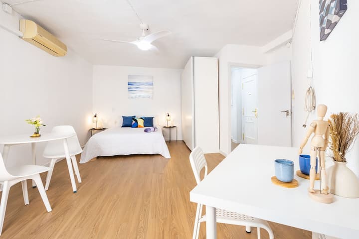 Habitación Muy Amplia En Centro - Murcia