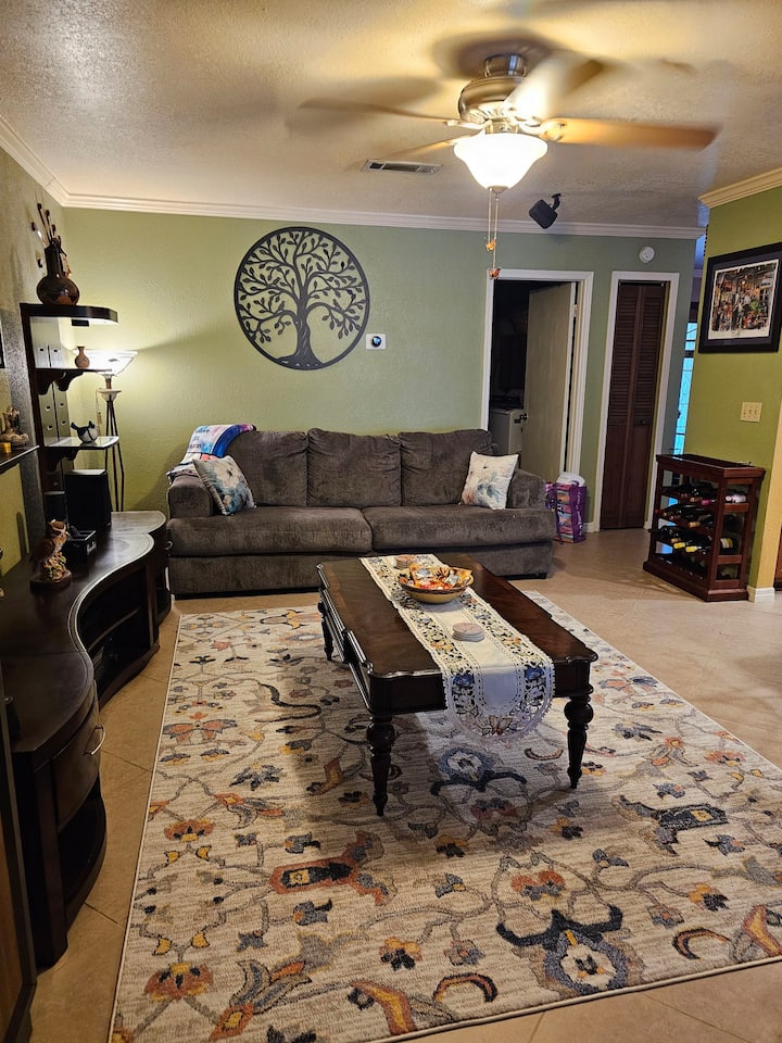 A2e Gardens/brandon Fl - Riverview, FL