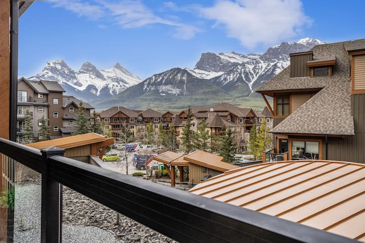 Exquisite Condo, Mountain Views - Canmore