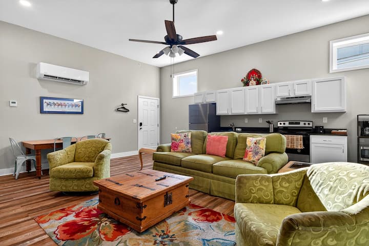 Legends Retreat: A Spacious Stay For Large Groups - Louisville, KY