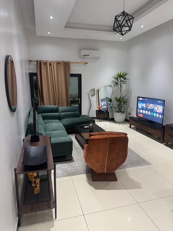 3 Pièces Chic Idéalement Situé à La Riviera - Abidjan