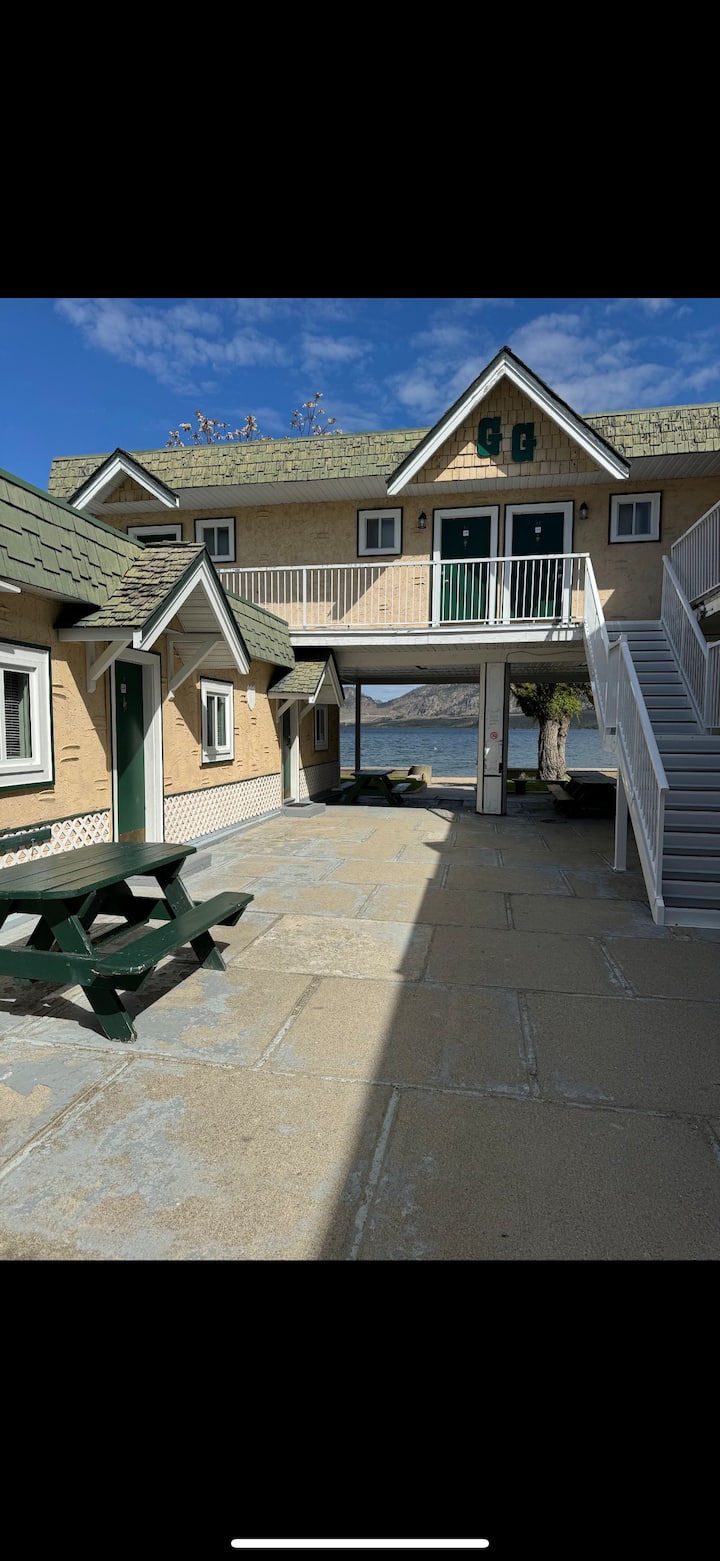 #6 Green Gables Resort - 1 Bedroom | Main Floor - Osoyoos