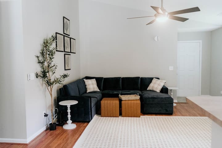 3 Bed/2 Bath Cozy Cottage W/ Yard - Davidson, NC