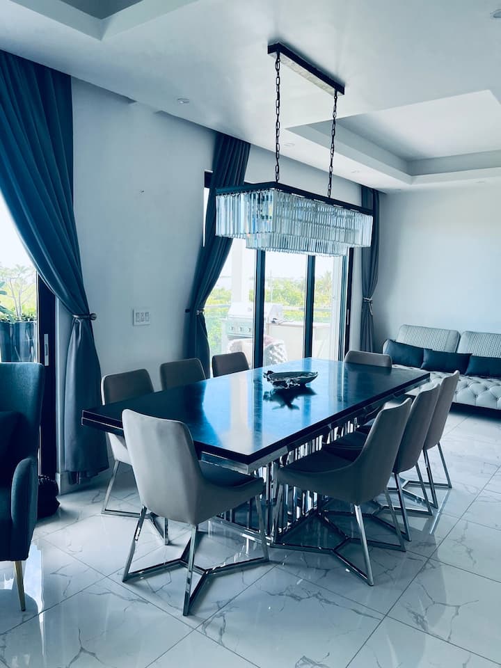 Entire 3rd Floor 4 Bedroom Condo Gracebay - Turks and Caicos Islands