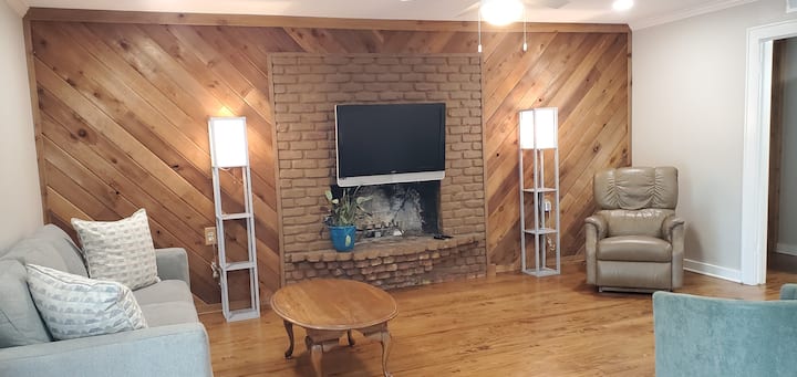 Cozy 1940s Home - Longview, TX