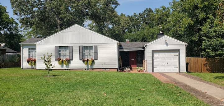 Cozy 1940s Home - Longview, TX