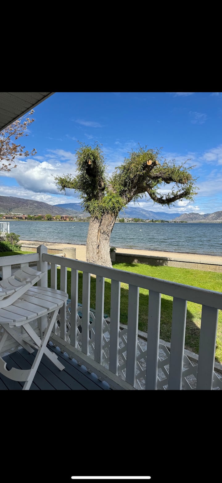 #11 Green Gables Resort | 1 Br Patio & Lake View - Osoyoos