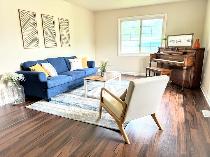 *New* Peaceful, Updated 2-bed House With Workspace - Fredericksburg, VA