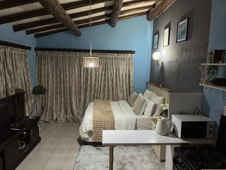 Listen To Nature Cottage-close To Or Tambo Airport - Kempton Park