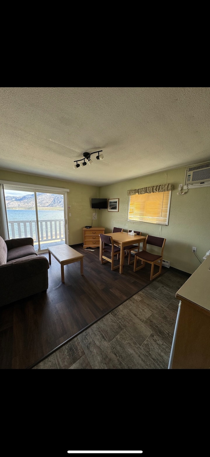 #16 Green Gables Resort | 1br Patio & Lake View - Osoyoos