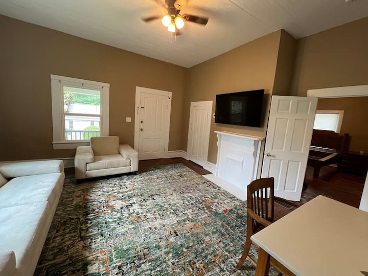 Cole Street Cottage - Newnan, GA