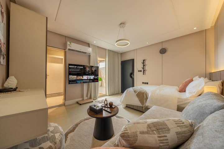 Fully Renovated Elegant Studio With Outdoor Seating / North Riyadh - Riyadh