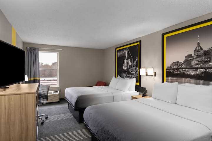 2 Separate Hotel Rooms With Attached Bathroom - Chattanooga, TN