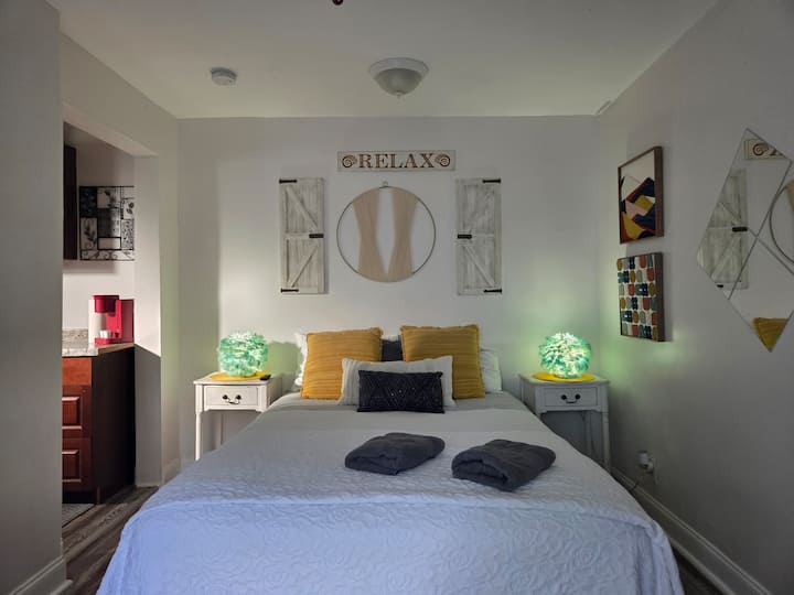 10 Min Away From Downtown Wpb. - West Palm Beach, FL