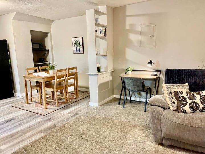 Stay On Spring #3 • Cozy • Pet-friendly • Downtown - Sioux Falls, SD