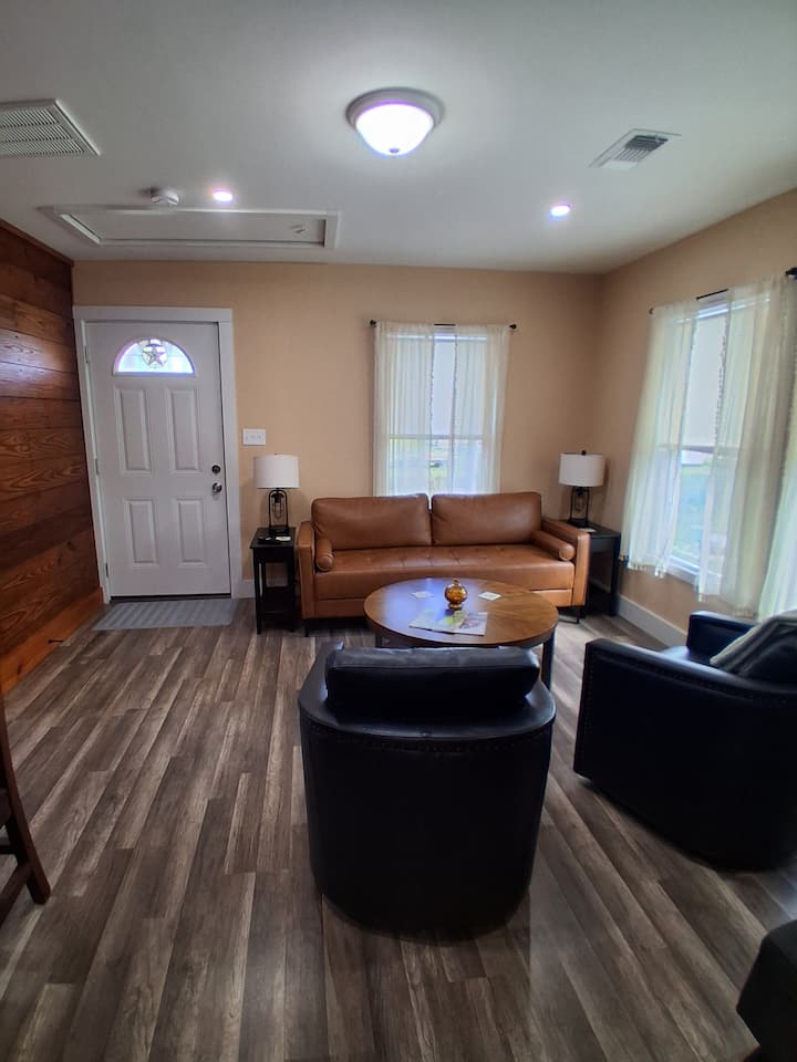 Private 1br Oasis | Near I-10 | Great For Workers - Delta Downs Racetrack, Hotel & Casino