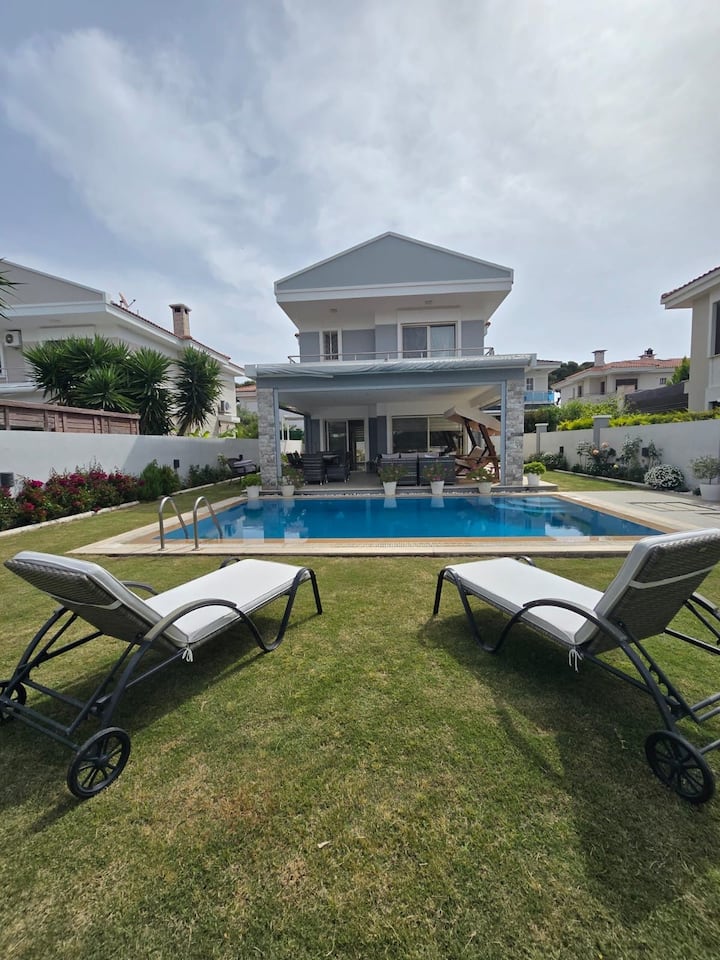 Alaçatıda Merkeze Yakın Villa - Çeşme