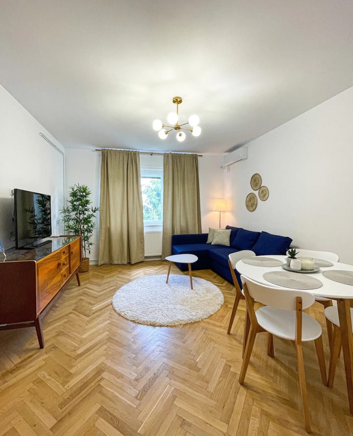 Noiseless | Next To The Old Town - Bucarest