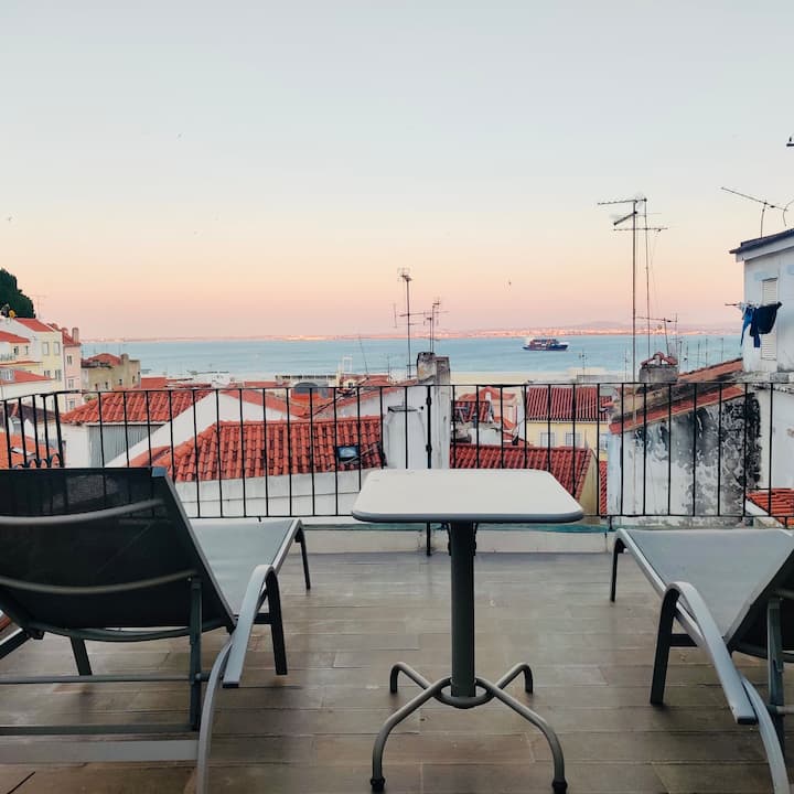 Deluxe Duplex With Terrace - Lisbon
