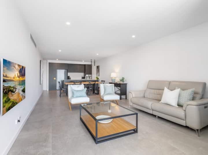 Award Winning Building, Luxury At Your Fingertips. - Maroochydore