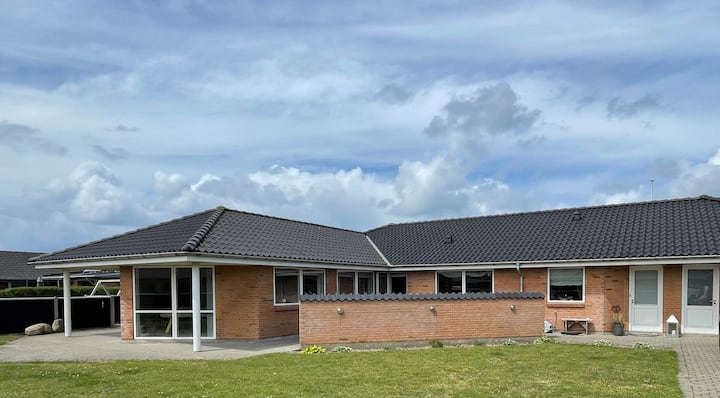 Familie Hus Mellem Hav Og Fjord - Hvide Sande