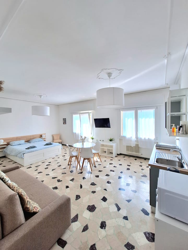 Tintoretto, Suite With Private Bathroom E Kitchen - Mestre