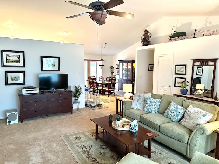 Bedroom In Northwest Redmond - Redmond, OR
