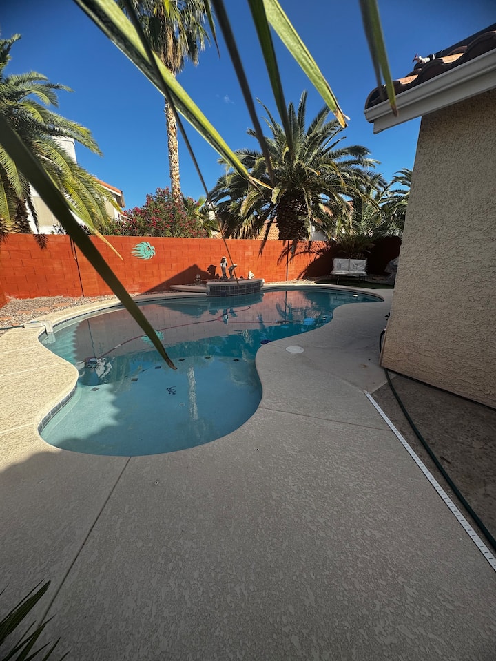 Serene Henderson Home With Pool - Henderson