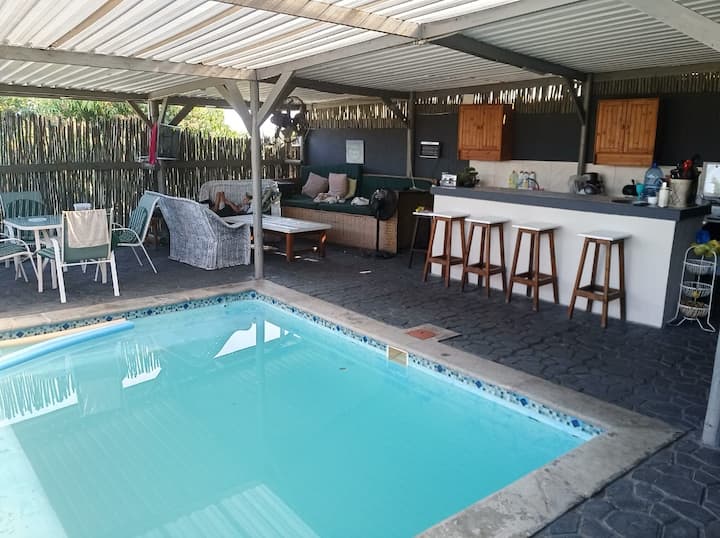 5 Beds, 3 Bathroom House, Pool, Outside Kitchen - Mozambique