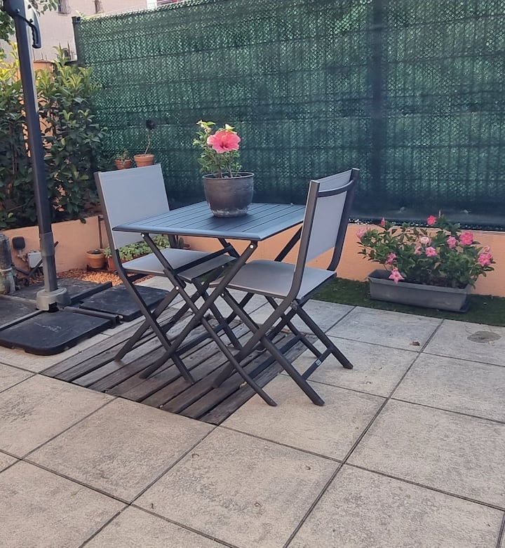 Appartement En Rez De Villa - Fréjus