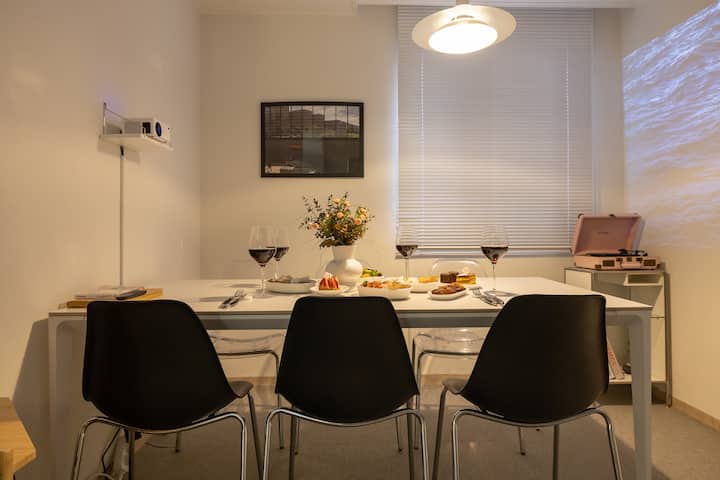 [Renew]dmc5분/마포가족친화8인/짐보관#월드컵경기장#홍대#명동#경복궁#여의도#이태원 - Seoul Gimpo Airport (GMP)