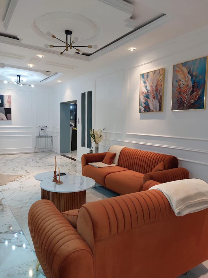 Magnifique Villa En Centre-ville Avec Piscine - Mostaganem